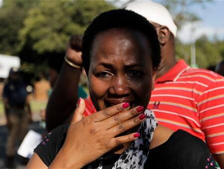 Sorrow, frustration as 100,000 say goodbye to Nelson Mandela | World ...