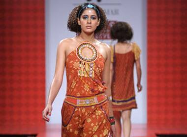 Look of the day! | News | Zee News