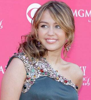 Miley Cyrus and Kellan Lutz end their `brief fling` | Relationships ...