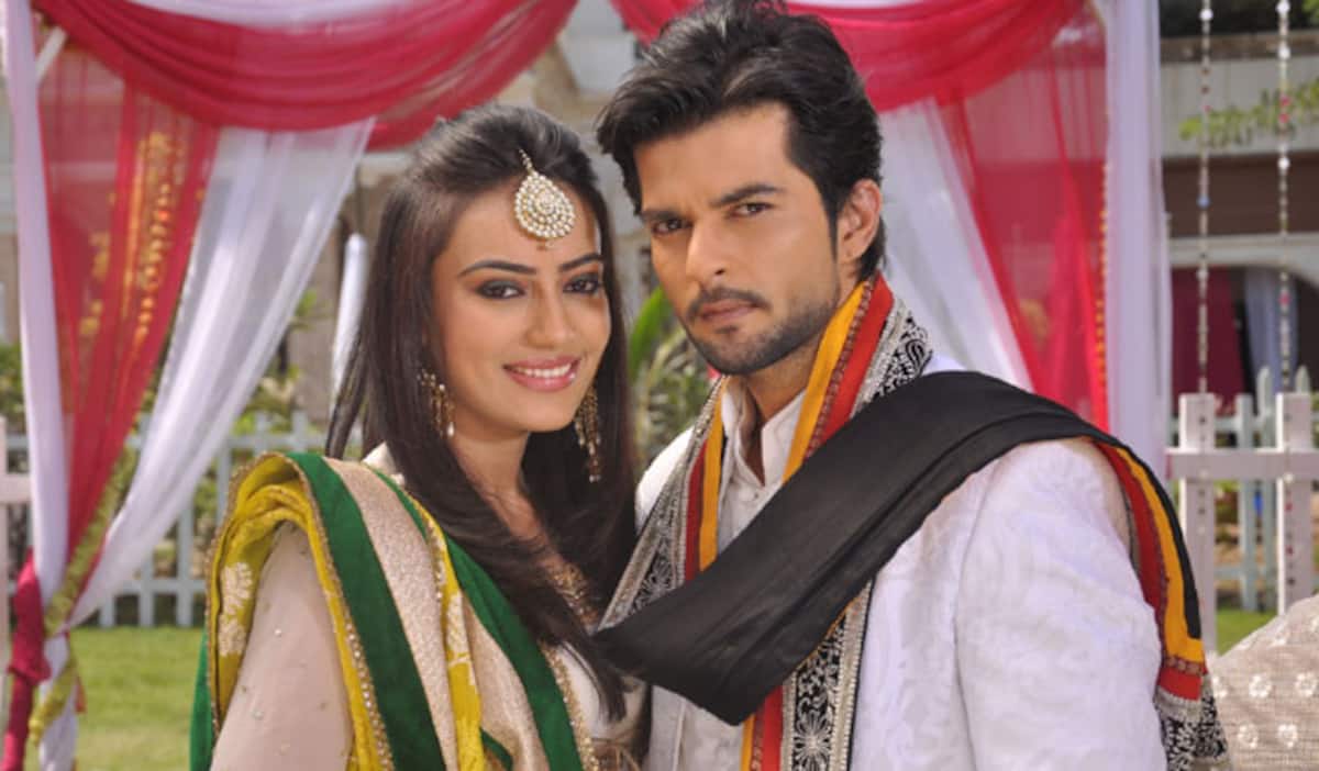 Asad And Zoya Offscreen