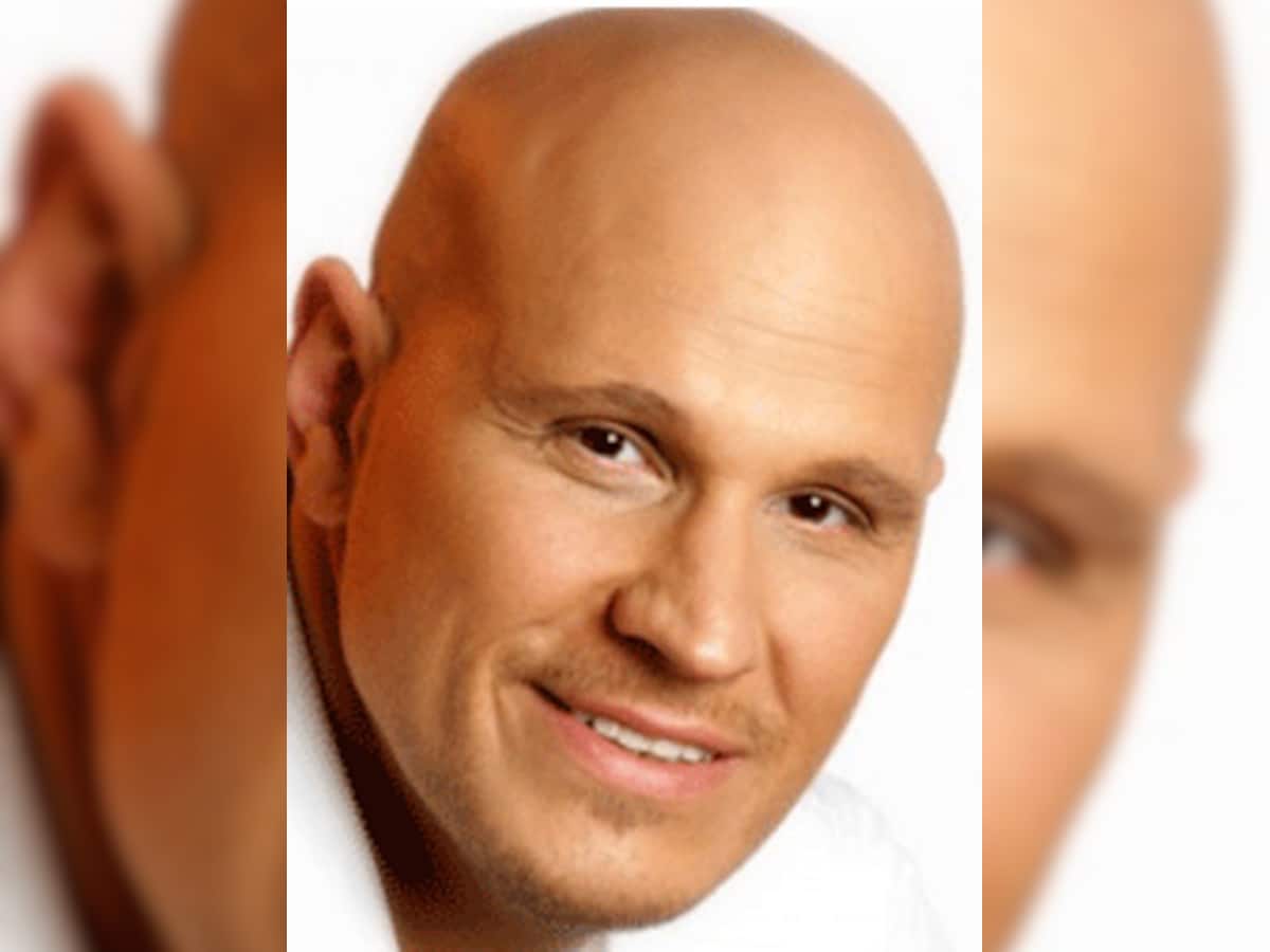 Country singer Kevin Sharp dies at 43
