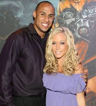 Kendra Wilkinson is done with her marriage? | Relationships News | Zee News
