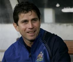 Sydney FC sack coach Farina | Football News | Zee News