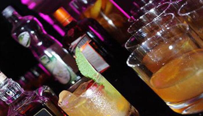 SC reprieve for 700 Kerala bar owners, allows them to operate till ...