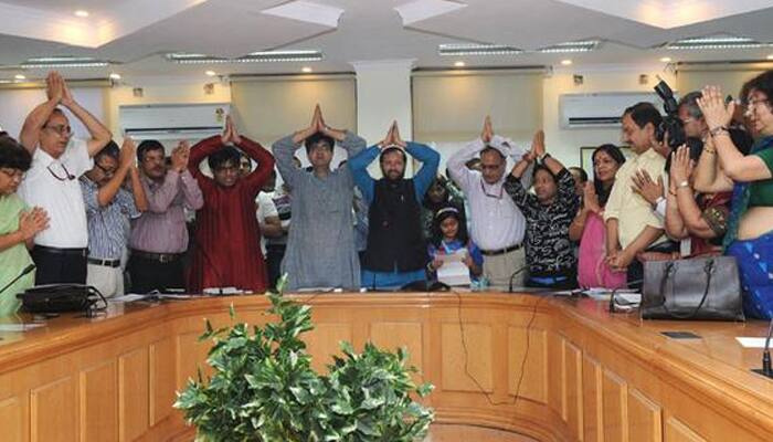 Lakhs of central govt employees take cleanliness pledge | India News ...