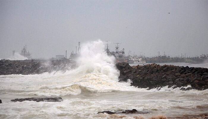 Cyclone Hudhud: As it happened on Sunday | India News | Zee News