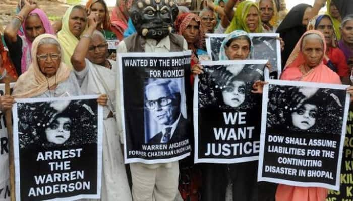 Bhopal gas tragedy: Union Carbide ex-chief Warren Anderson is dead ...