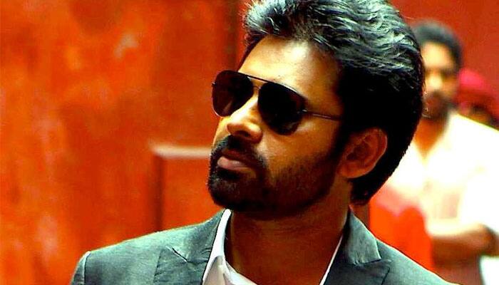 Actor Pawan Kalyan receives a massive welcome by his fans | Regional ...