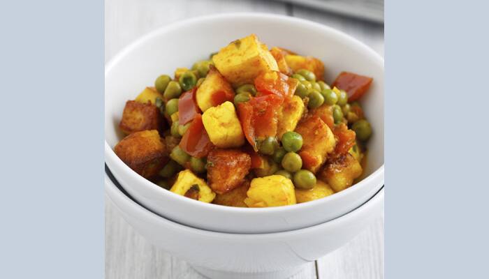 Recipe: Simple paneer-mutter ki sabzi | News | Zee News