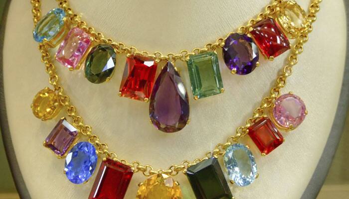 Adorn neck with neutral stone jewellery | Beauty/Fashion News | Zee News
