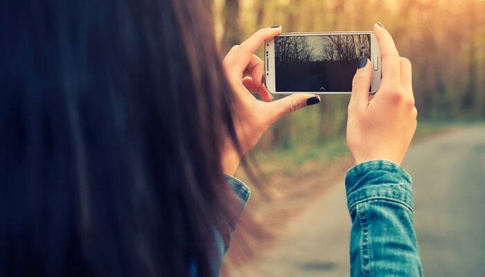 Unlock the smartphone with your iris | Science News | Zee News