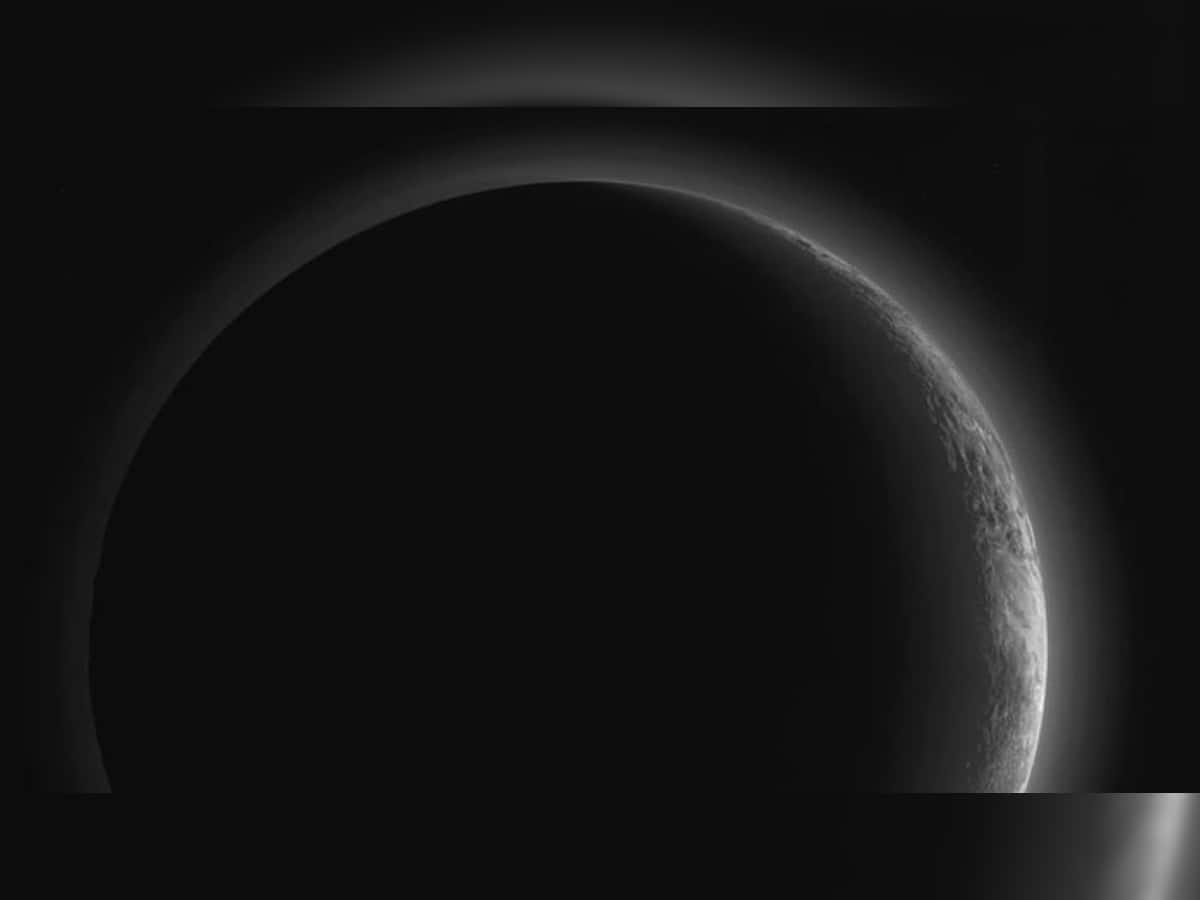 NASAs New Horizons returns full view of Plutos stunning crescent