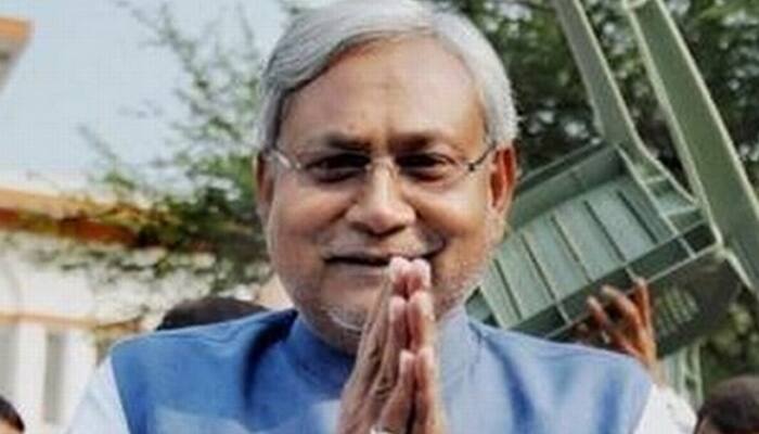 Nitish Kumar visits temple in his native village | India News | Zee News