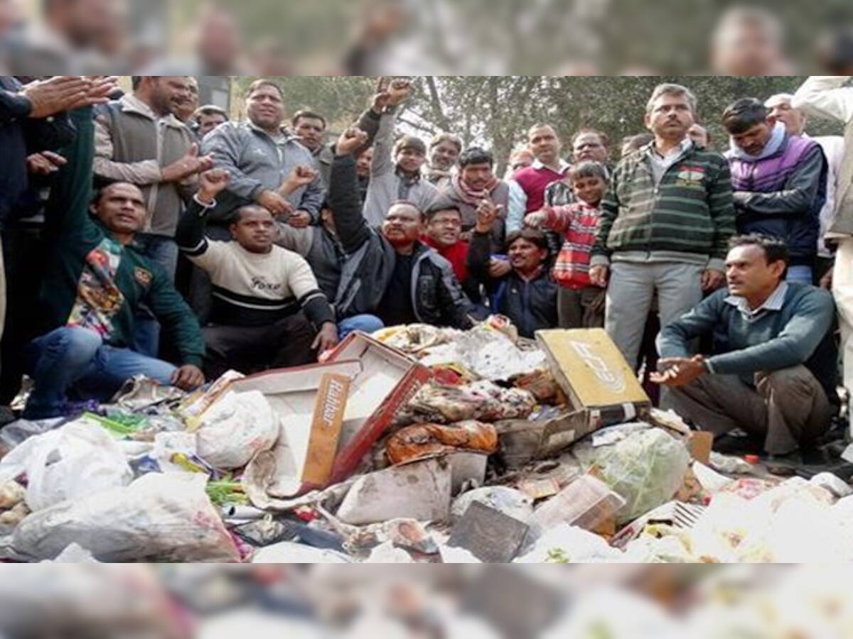 MCD sanitation workers for permanent solution, others call off stir