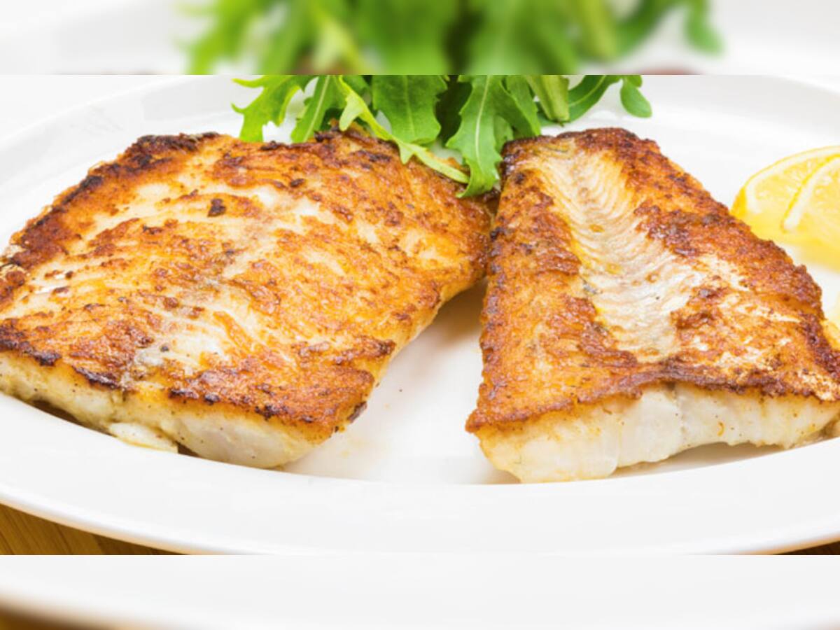 Fatty fish intake delays puberty in girls