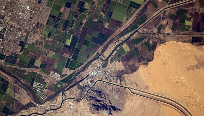 This is how Arizona looks like from International Space Station ...