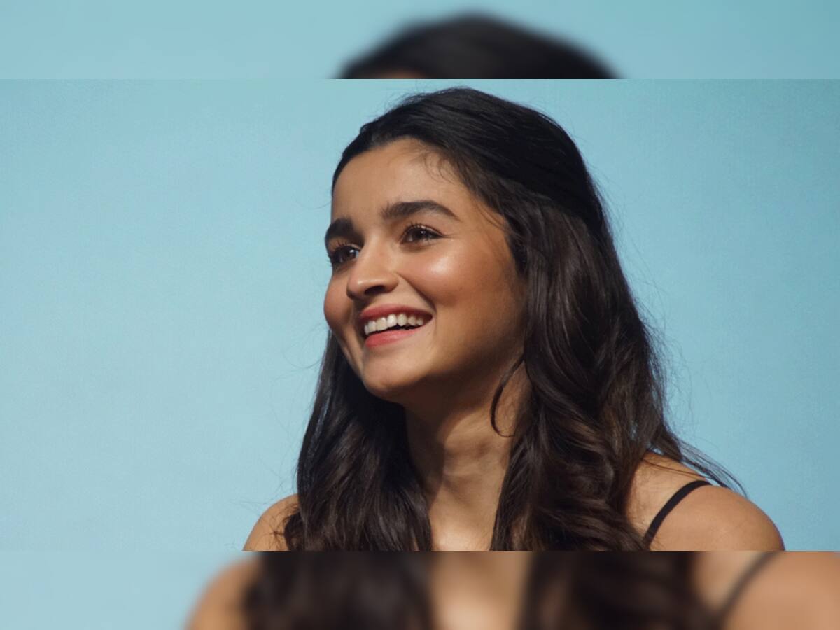 Alia Bhatt turns 25, says movies make her feel alive