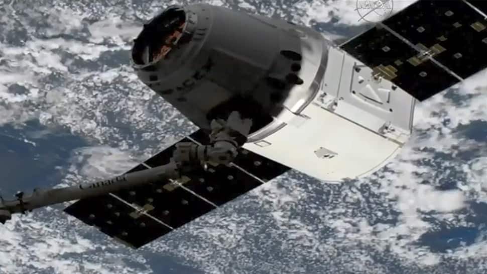 SpaceX Dragon cargo craft arrives at International Space Station ...