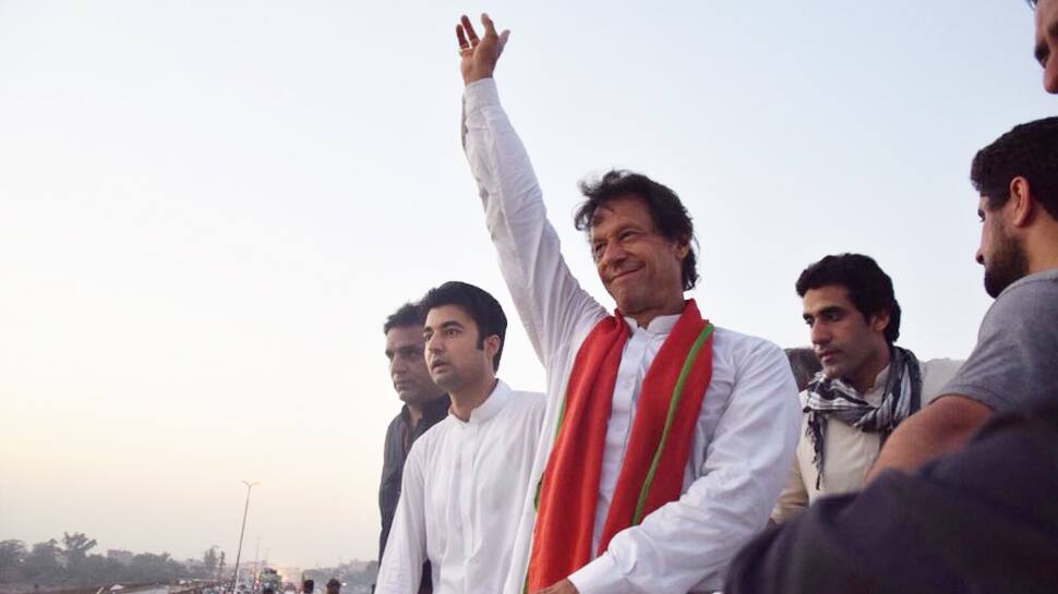 Imran Khan defeats Shahbaz Sharif to become Pakistan's new Prime ...