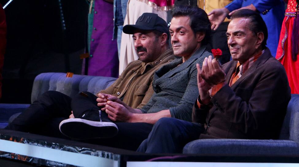 Photo Gallery: The Deol brothers and Daddy Dharmendra on Indian Idol 10 ...