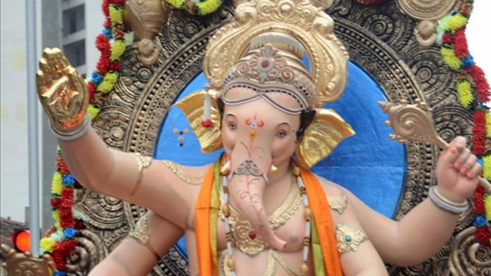 Ganesh Chaturthi: Know why one must not look at the moon on this day ...