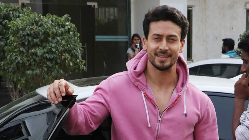 Photo Gallery: Ananya Pandey, Tiger Shroff snapped on the sets of a ...