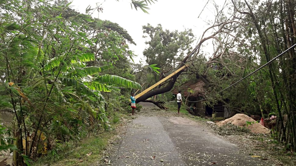Cyclone Bulbul death toll rises to 12 in Bangladesh, five fishermen ...