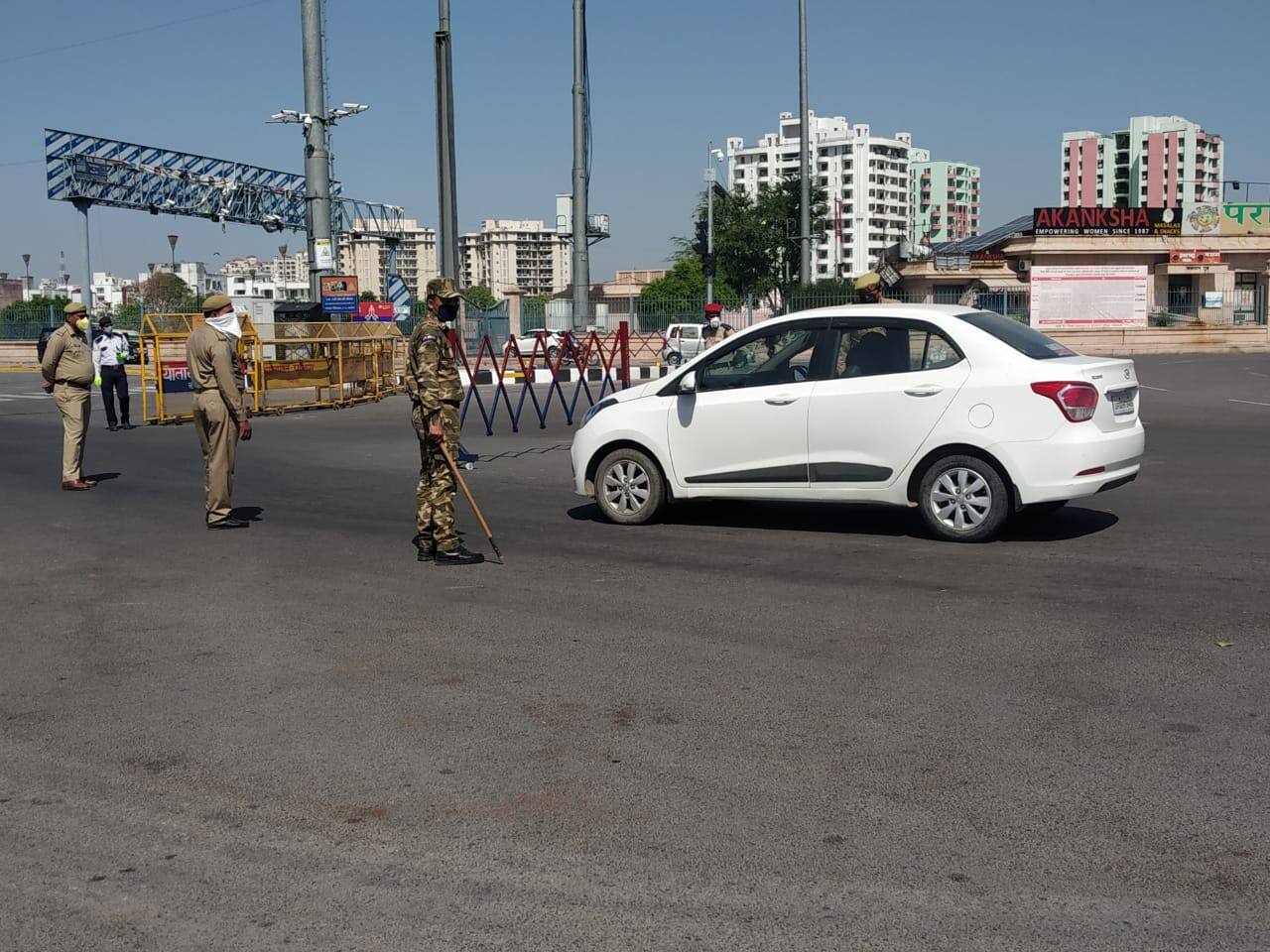 India lockdown amid coronavirus COVID-19 scare: Day 11 in pics | News ...