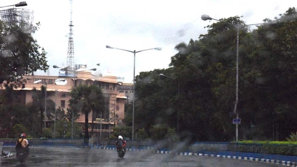 Photo Gallery: Cyclone Amphan makes landfall, rain lashes West Bengal ...