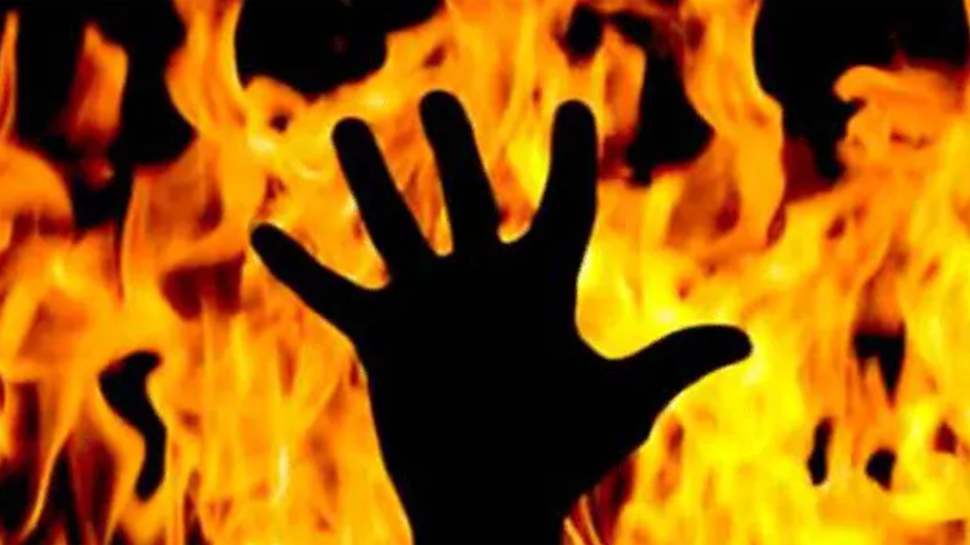 Shocking! Chinese vlogger Lamu set on fire by ex-husband during live ...