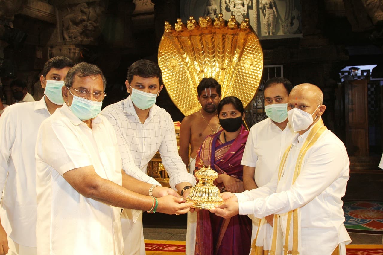 Tirumala Tirupati Devasthanam gets new EO; Golden 'Sathari' donated to ...