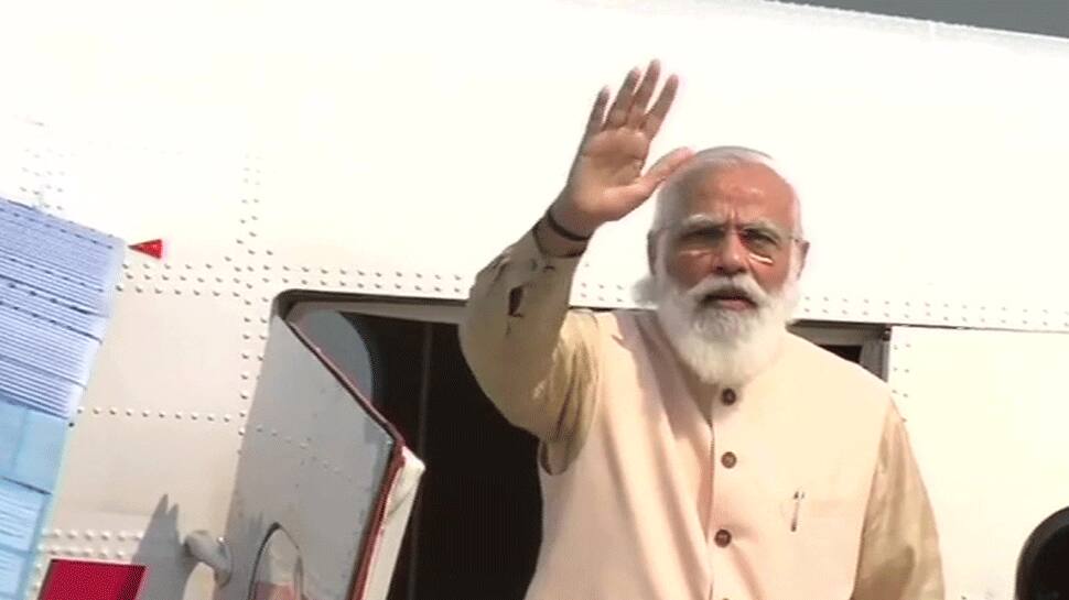 PM Narendra Modi travels in the maiden seaplane flight from Kevadia to ...