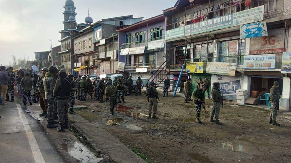 Two CRPF soldiers killed, others injured in attack at Jammu and Kashmir ...