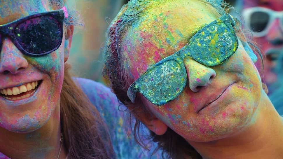 'How to remove 'pakka' colours after playing Holi - 5 tips | News | Zee ...
