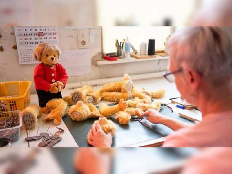 Angela Merkel commemorative teddies sold out, German toy factory ...