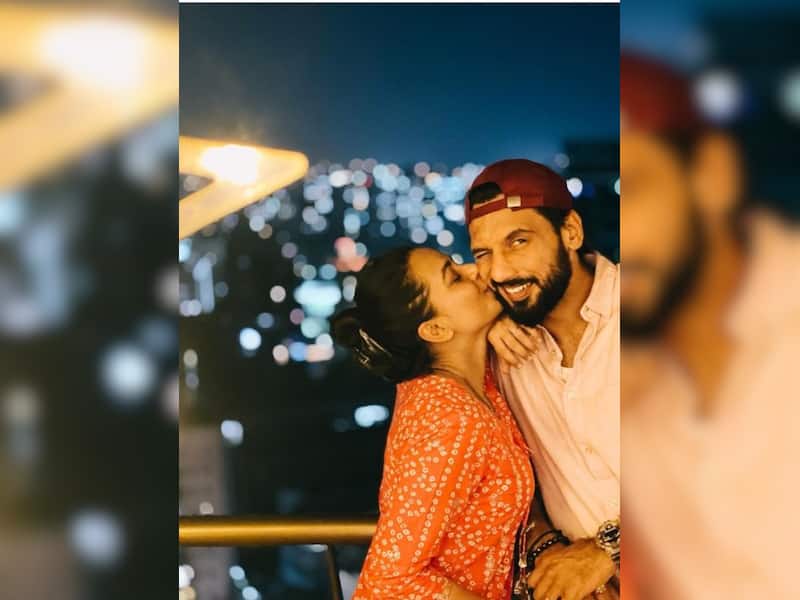 Choreographer Punit Pathak romances wife Nidhi Moony Singh in mushy ...