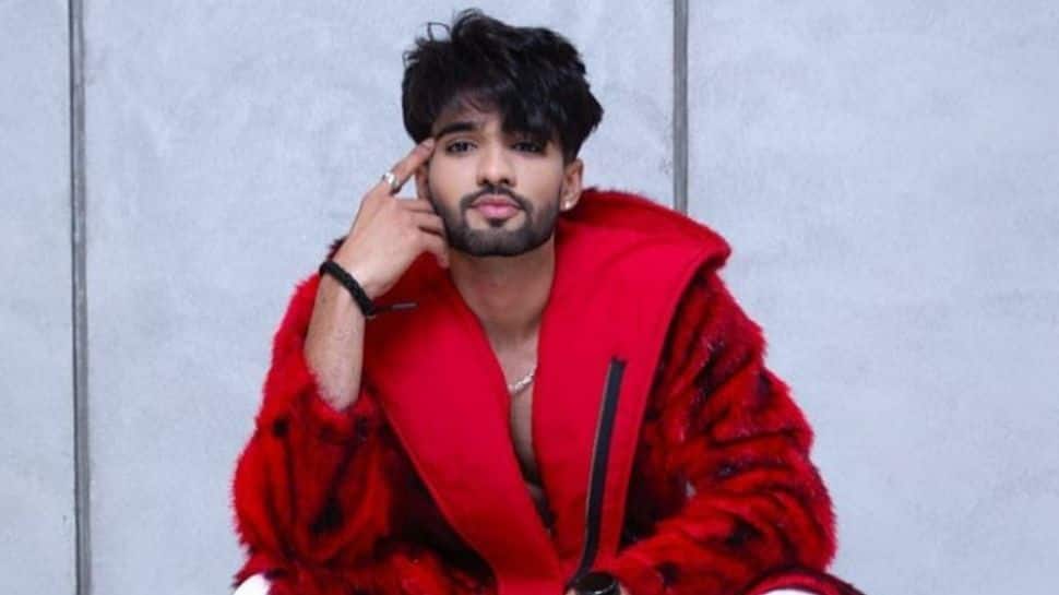 'I want to see your legs': Bigg Boss OTT fame Zeeshan Khan recalls ...