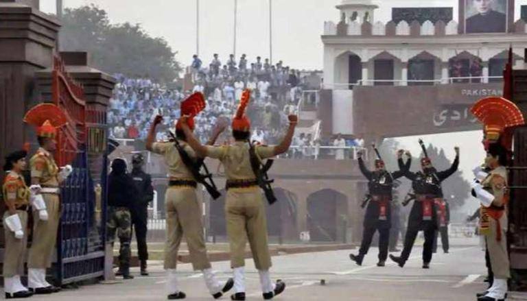 Attari Wagah border prepared for beating retreat ceremony | Zee News