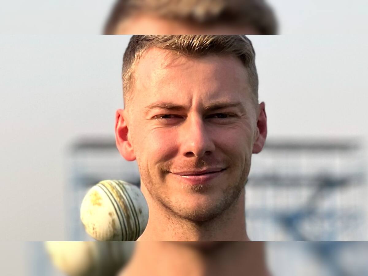 MI vs CSK IPL 2022: Riley Meredith makes debut for Mumbai Indians, all ...