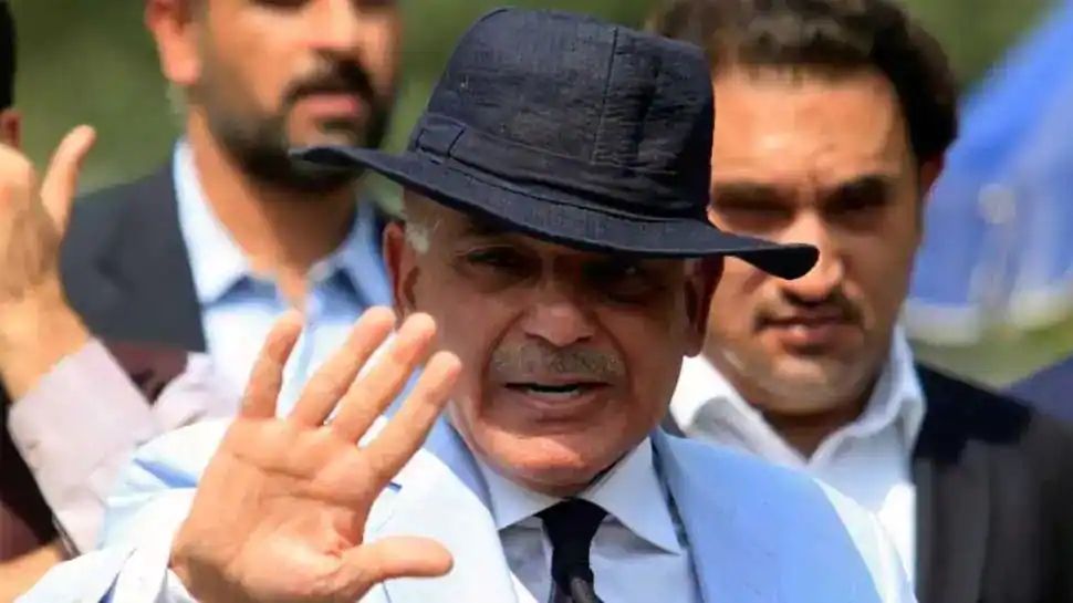 Pak PM Shehbaz Sharif-led delegation greeted with 'Chor-Chor' slogans ...