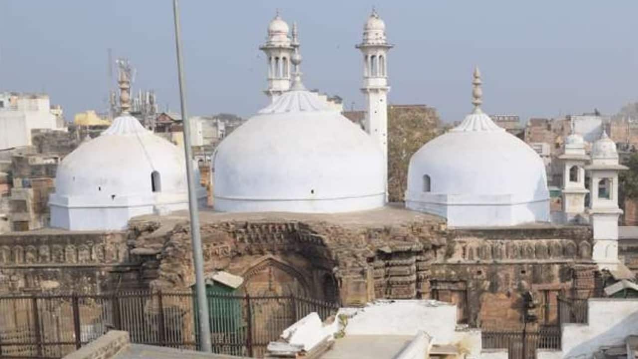Gyanvapi Masjid Update: The Hindu Side Claims To Have Shivling Behind ...