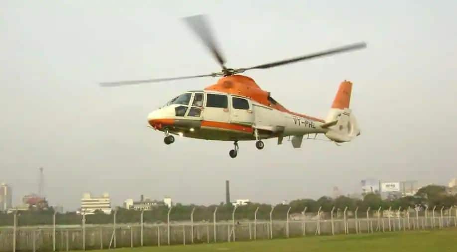 Helicopter Crash: ONGC helicopter crashes in the sea | Zee News