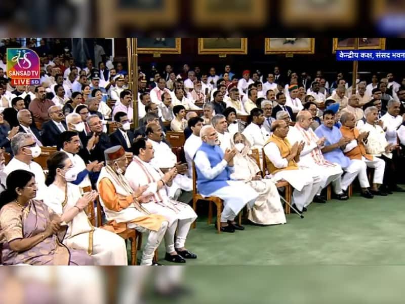 Droupadi Murmu sworn in as India's new President, see images of oath ...