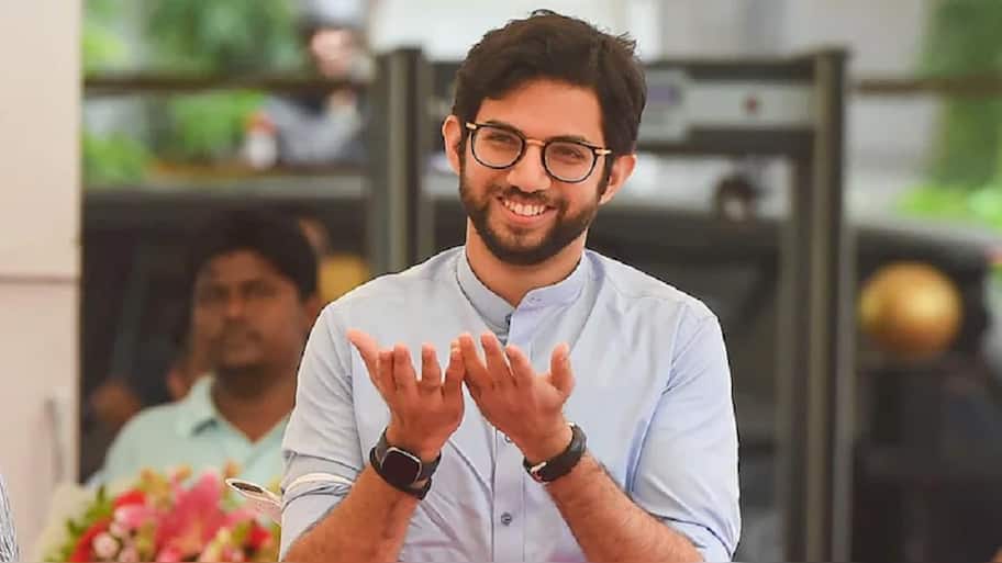 Maharashtra Politics: 'Ale Re Ale, Gaddar Ale', Aaditya Thackeray MOCKS ...