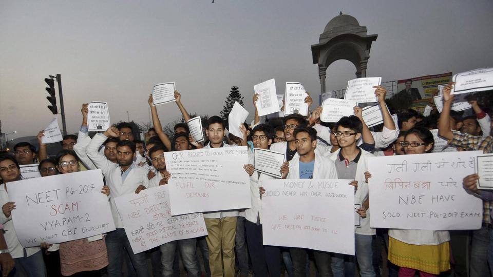 Patna Doctors Strike: Doctors' protest in patna | Zee News