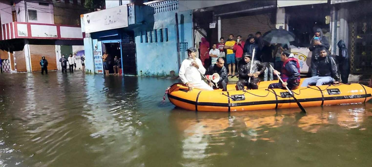 Flood like situation in many districts in Madhya Pradesh | Zee News