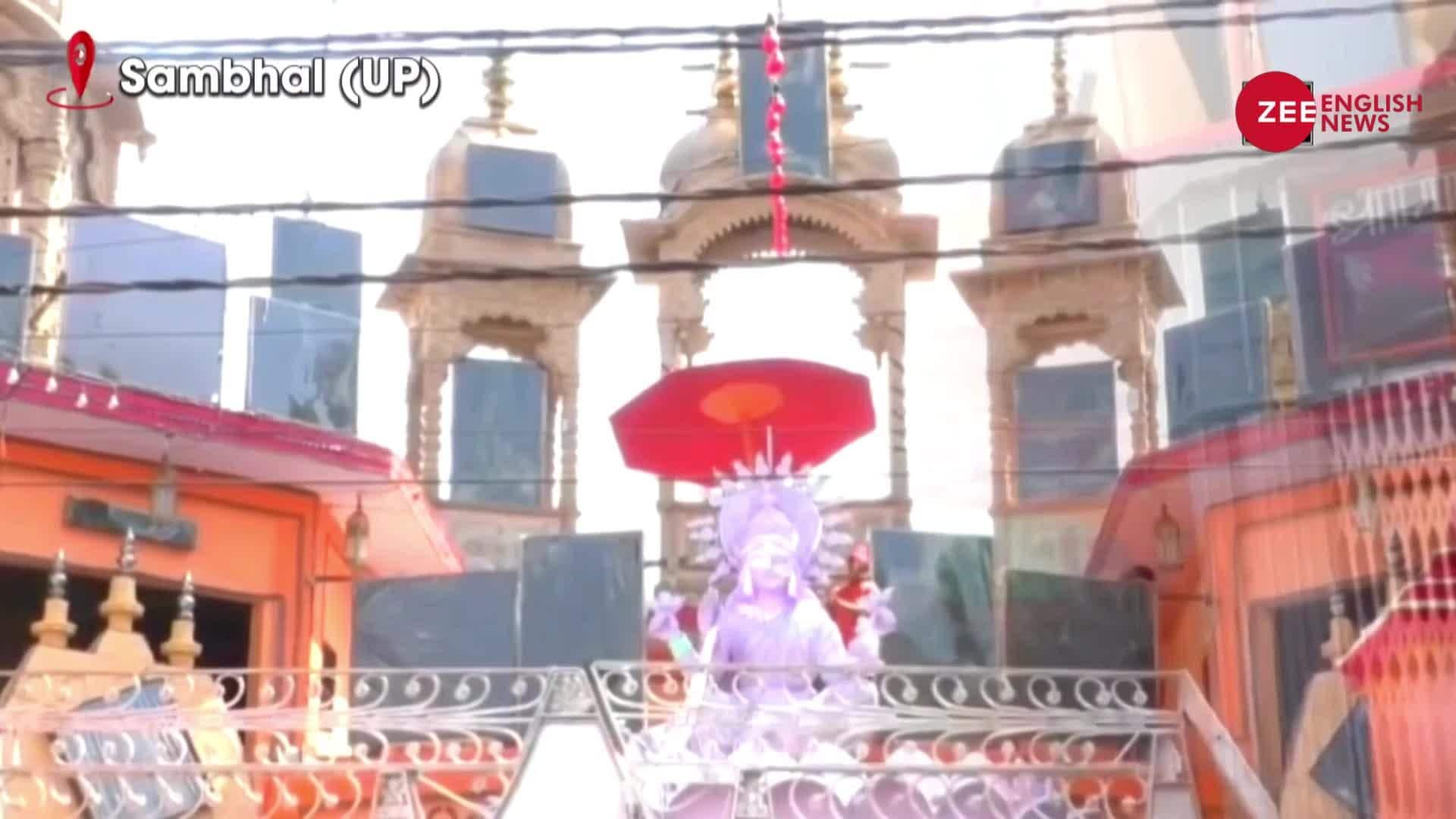 Ganesh Chaturthi: Lord Ganesha idol adorned with gold being prepared at ...