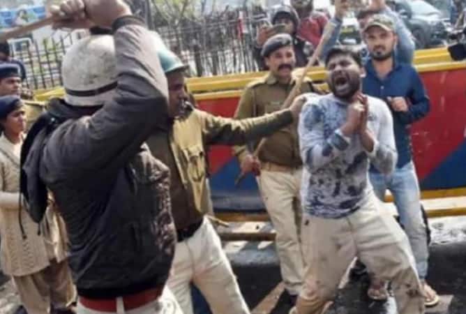 Bihar: Lathi charge on BPSC candidates in Patna | Zee News