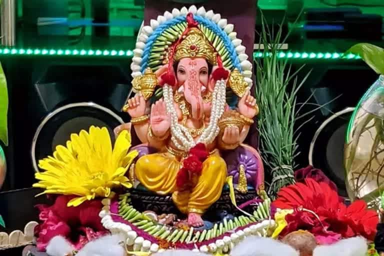Ganesha idol installed at Idgah Maidan after Karnataka HC permits | Zee ...