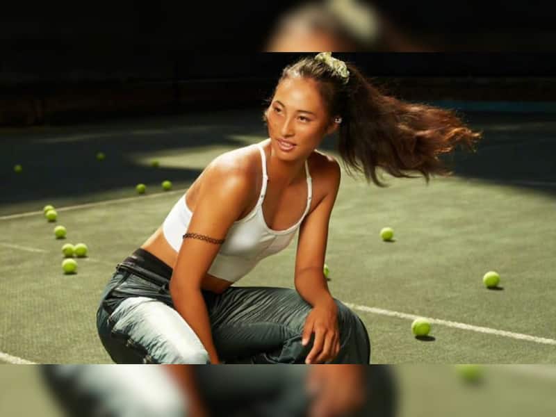 Who is Zheng Qinwen? 19-year-old Chinese Tennis star, who's HOT photos ...